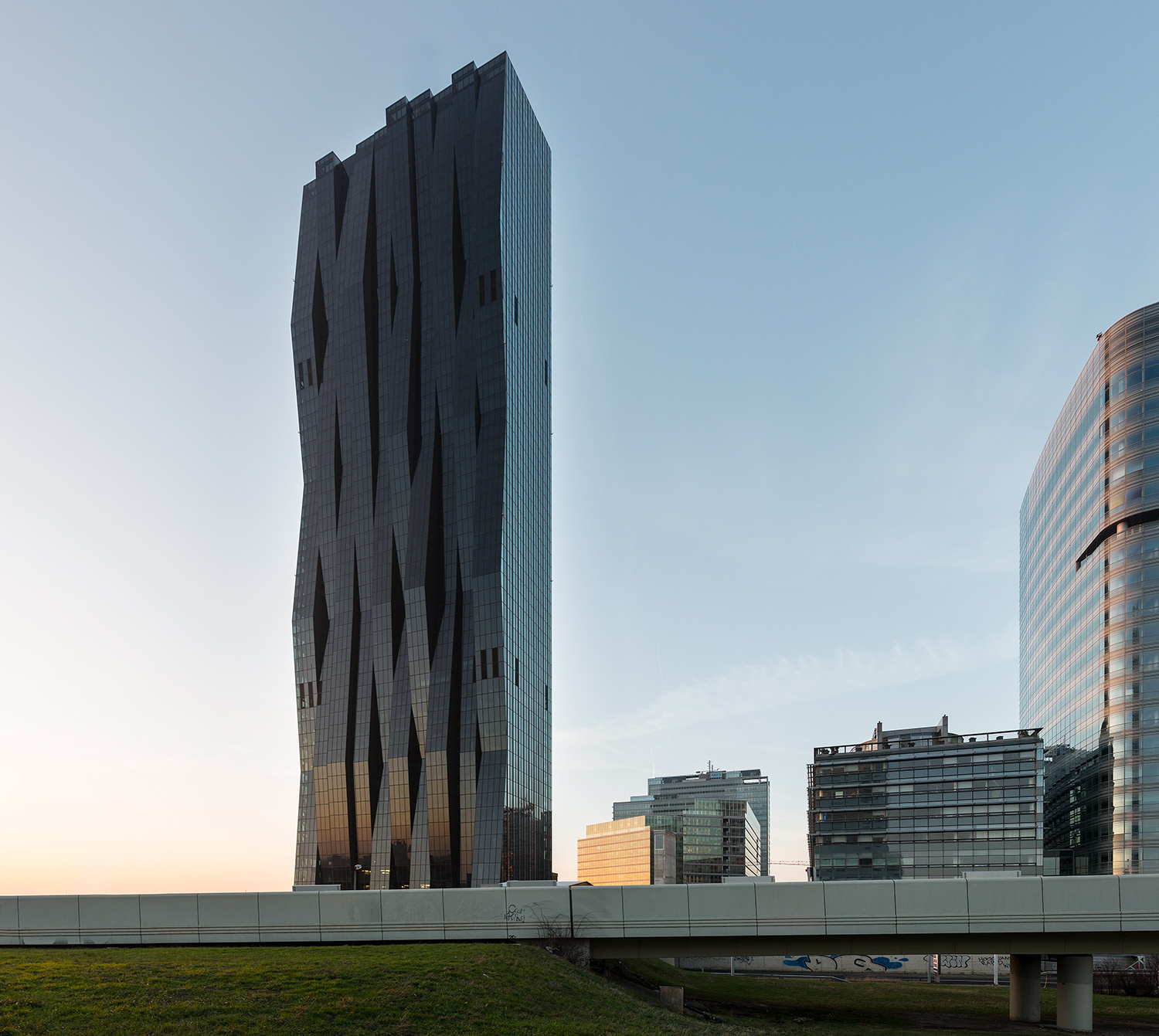 Dominique Perrault, DC Tower 1, Vienna | Skyscraper, Skyscraper ...